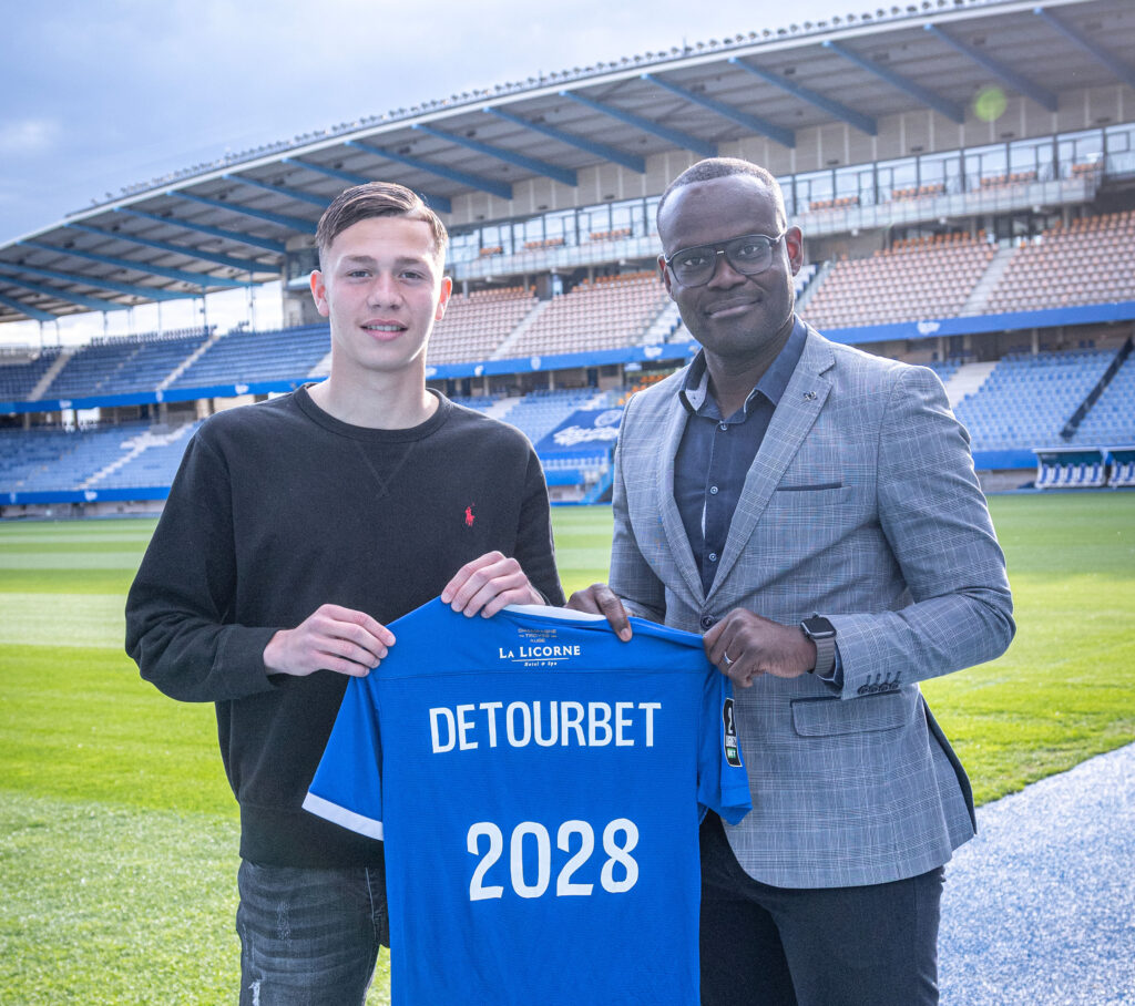 Premier contrat professionnel pour Mathys Detourbet à l'ESTAC - ESTAC