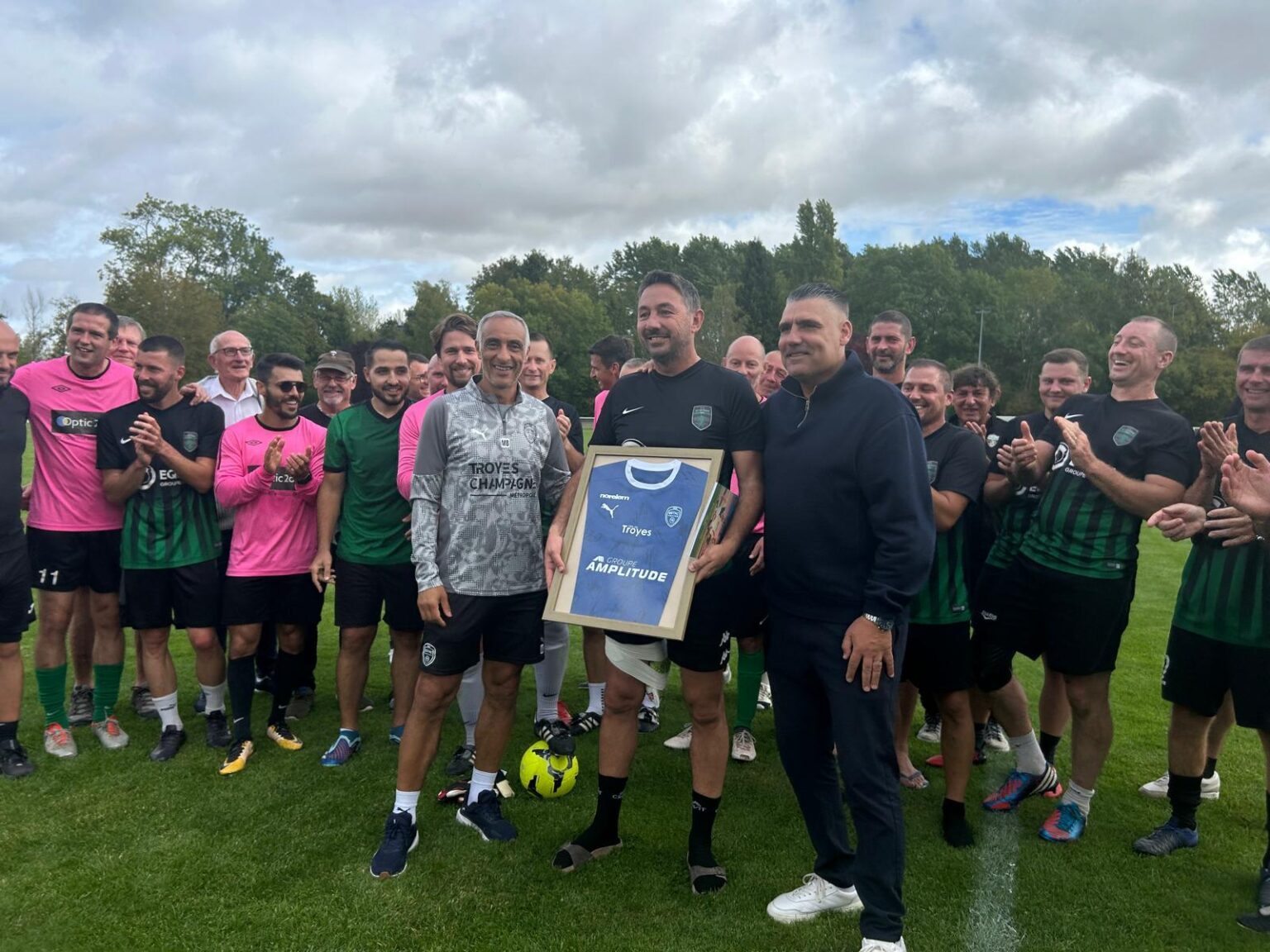 L'ESTAc présente au jubilé de Stéphane Saugy - ESTAC