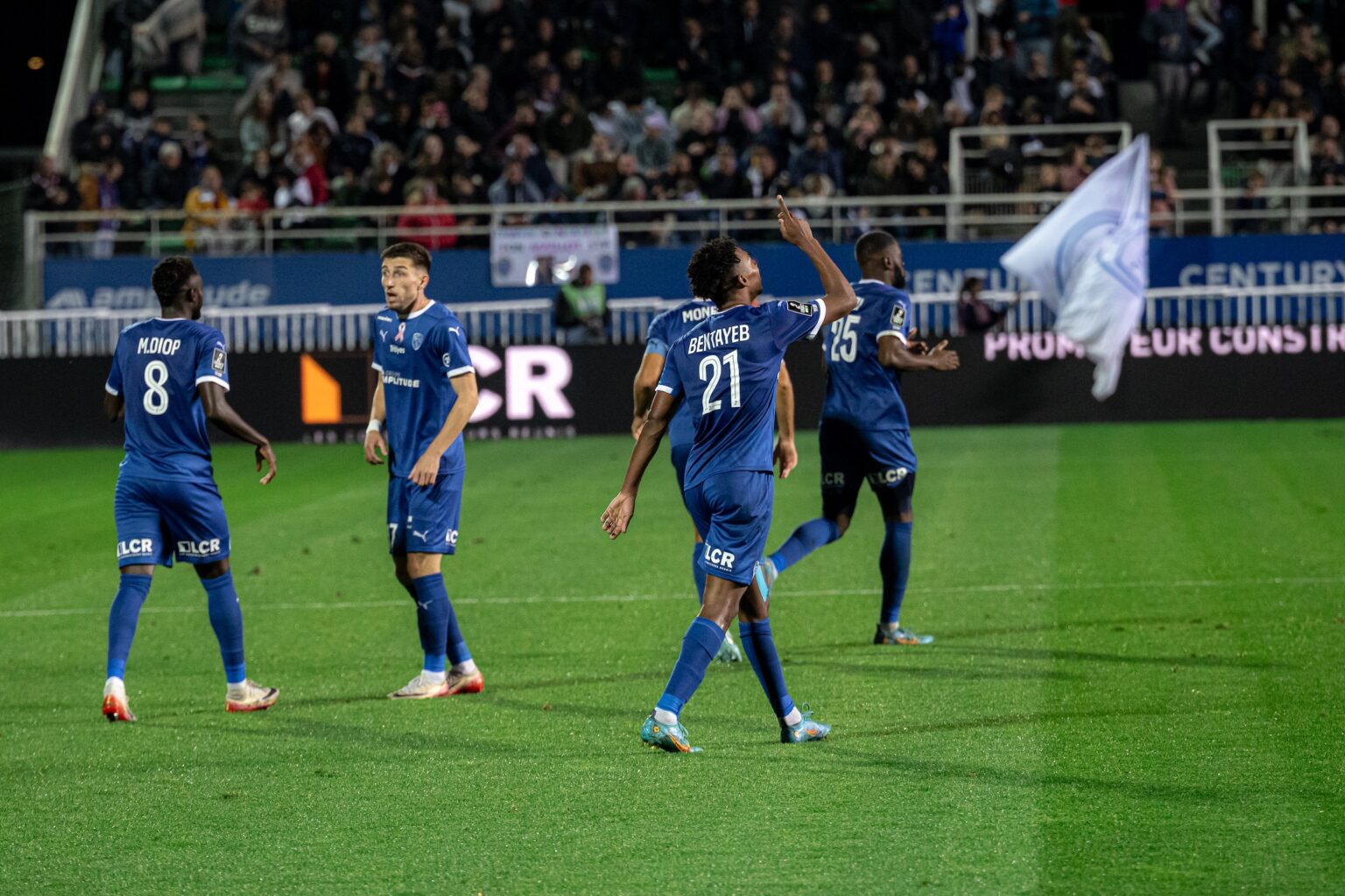 L'ESTAC s'impose avec le coeur face à Bastia (1-0) - ESTAC