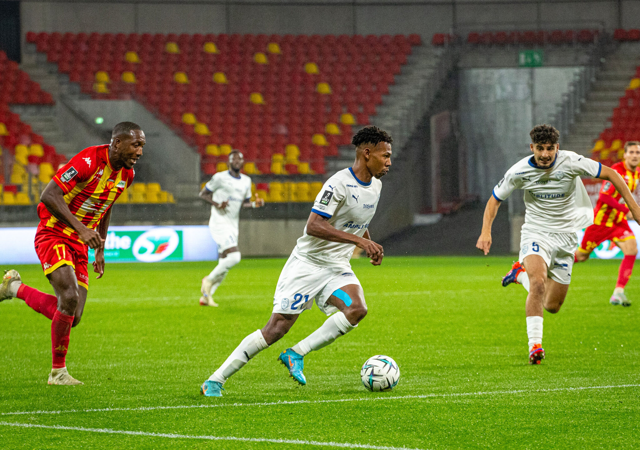 L'ESTAC accrochée au Mans (2-2, J9) - ESTAC